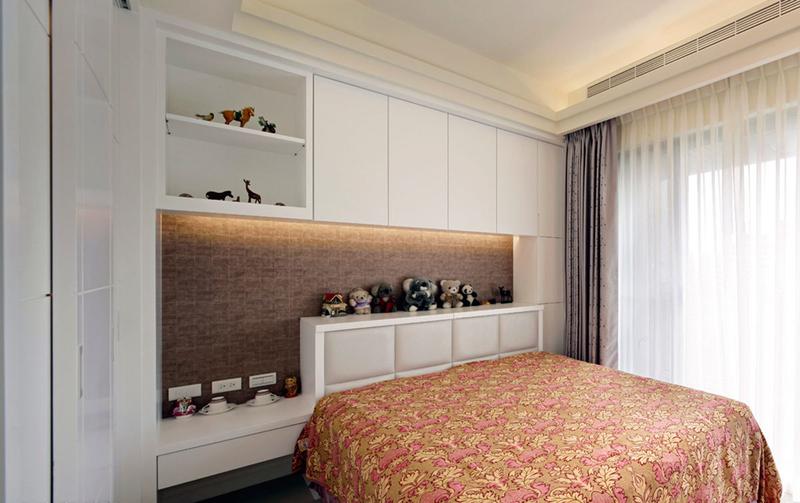 The 156-square-meter four-bedroom apartment gives the space an elegant ...