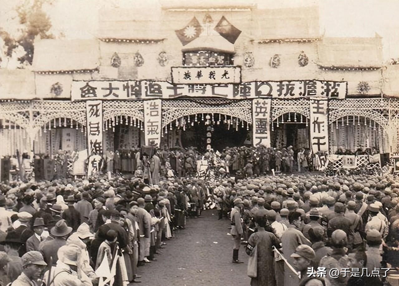 Looking back together, the memorial service for the fallen soldiers of ...