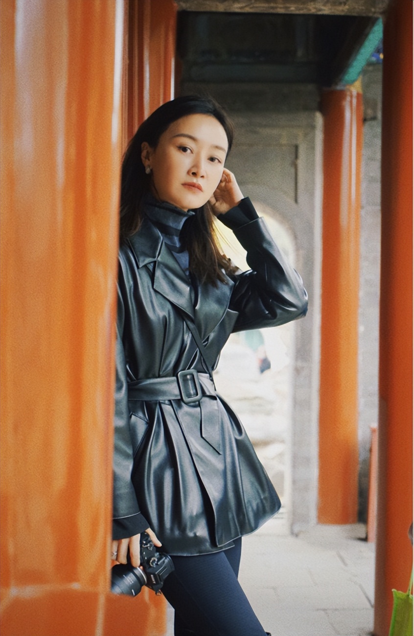 Zhao Ziqi: Autumn tour of Wanshou Temple, Jinbo rarely shows up on the ...