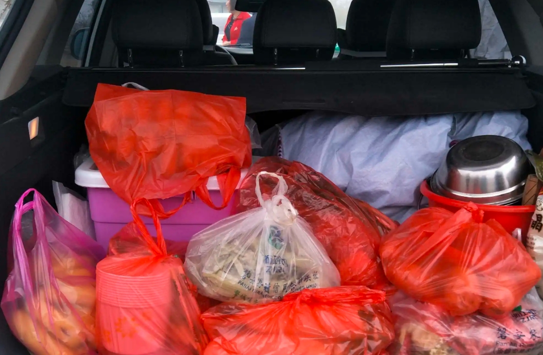 The trunk becomes a "grocery room"?What are the "four do not put" in ...