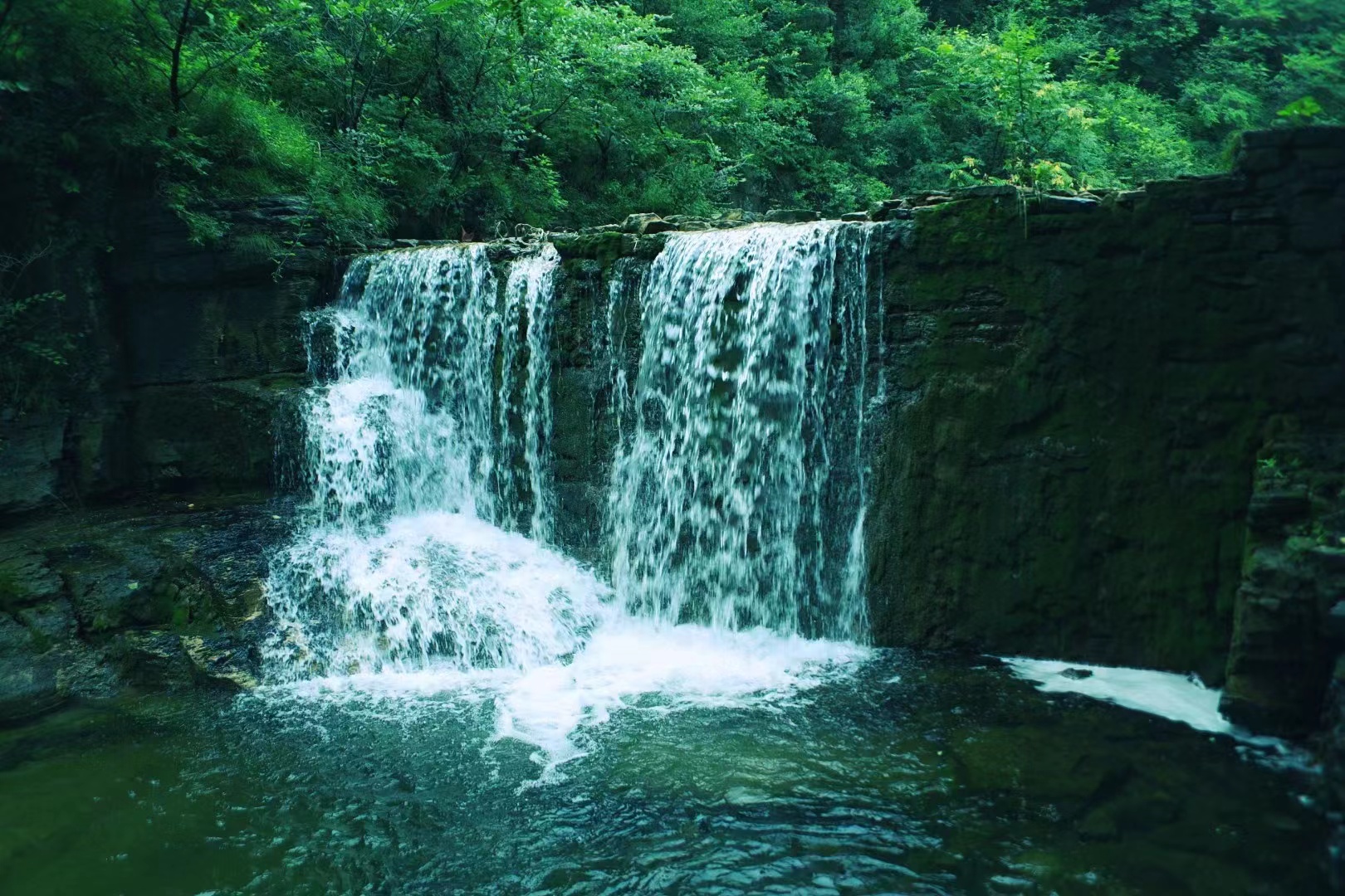 The lake is as picturesque as a mirror and the stars take me to explore ...