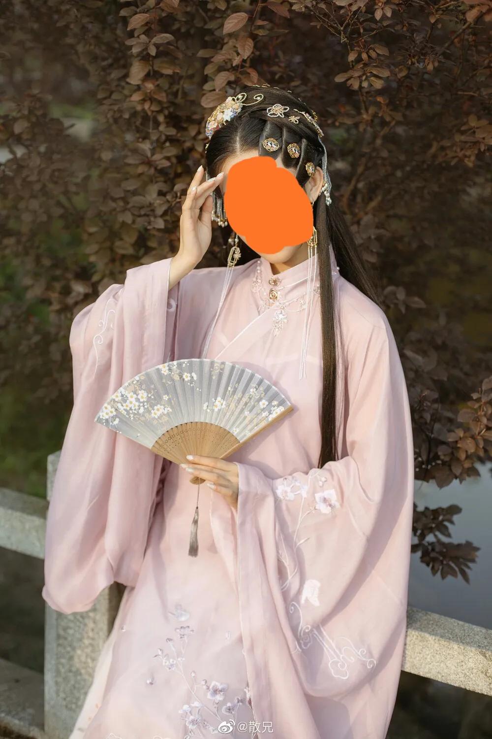 Yuanshen-About the design of Yunjin's character - iNEWS