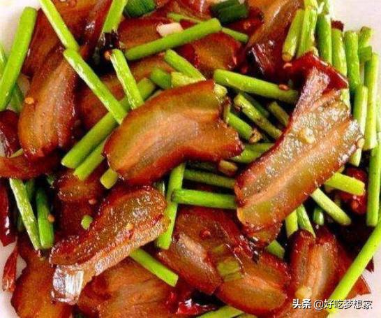 Fried garlic sprouts, don't fry them directly!Do one more step, the ...