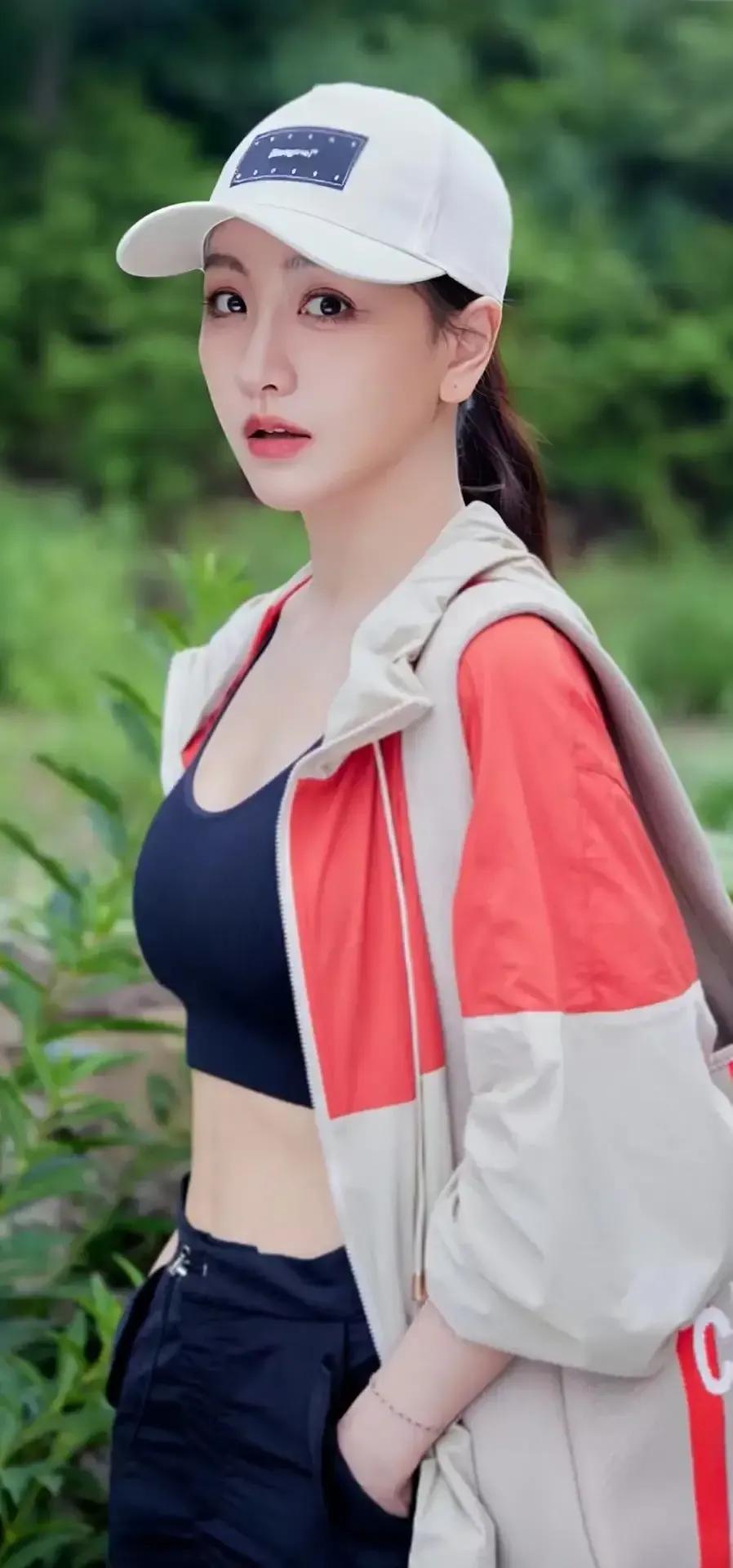 Zhu Zhu and Yang Rong - iNEWS