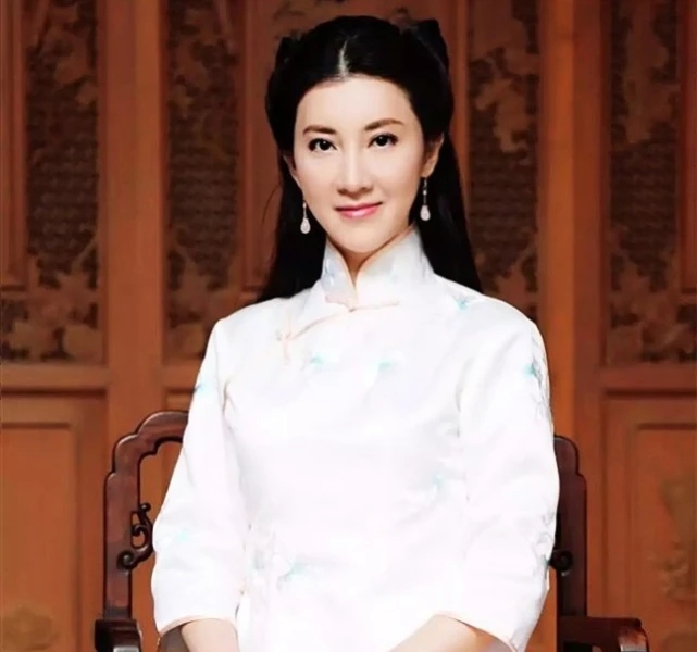 Wu Yan: She left Pearl River TV at the age of 31 and promoted Lingnan ...