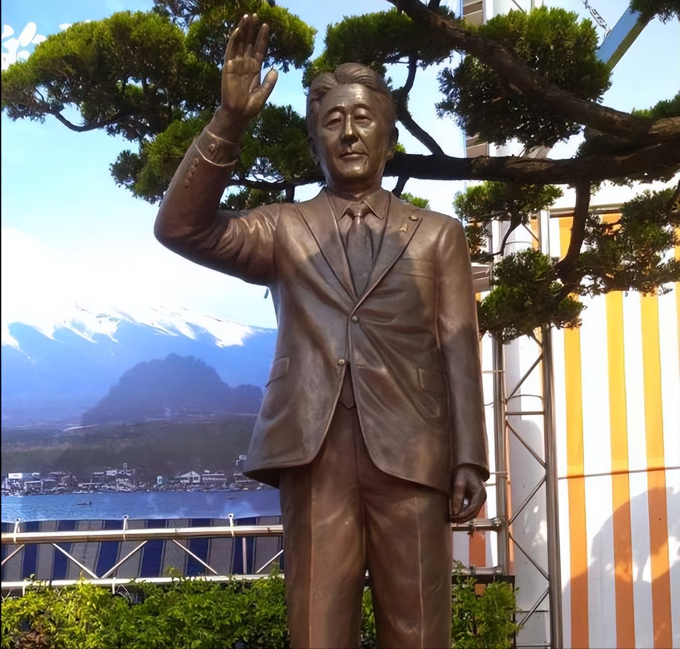 Shame!Taiwanese temples enshrine the bronze statue of Abe, the people ...
