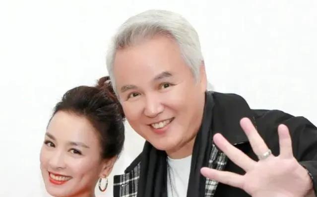 Lin Ruiyang and his wife showed up at the airport after the MLM sales ...