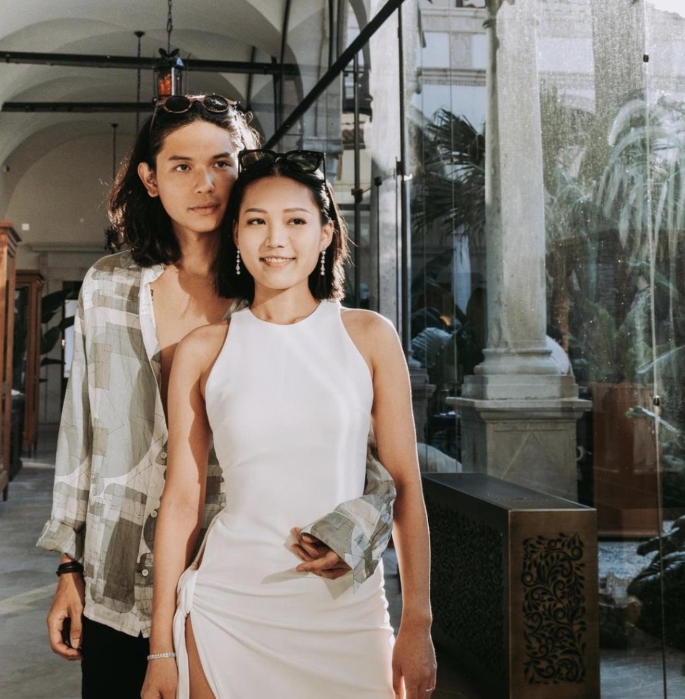 Wu Wanfang's second son posted travel photos of the whole family, 55 ...