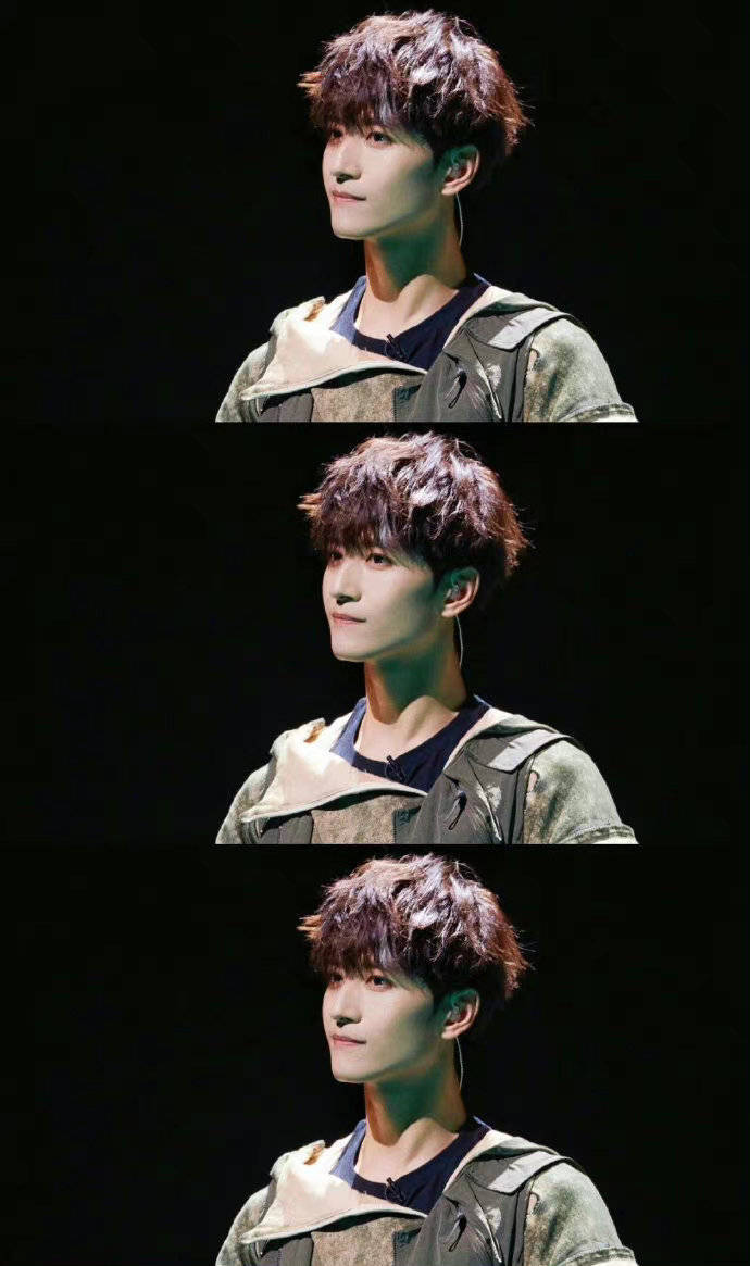 Is Zhang Junning a fan of Ren Xianqi?The eyes are full of Ren Xianqi ...