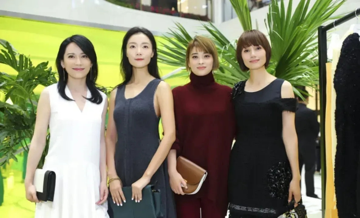 After seeing the group photo of Yuan Quanmei Ting and Yu Feihong, I ...