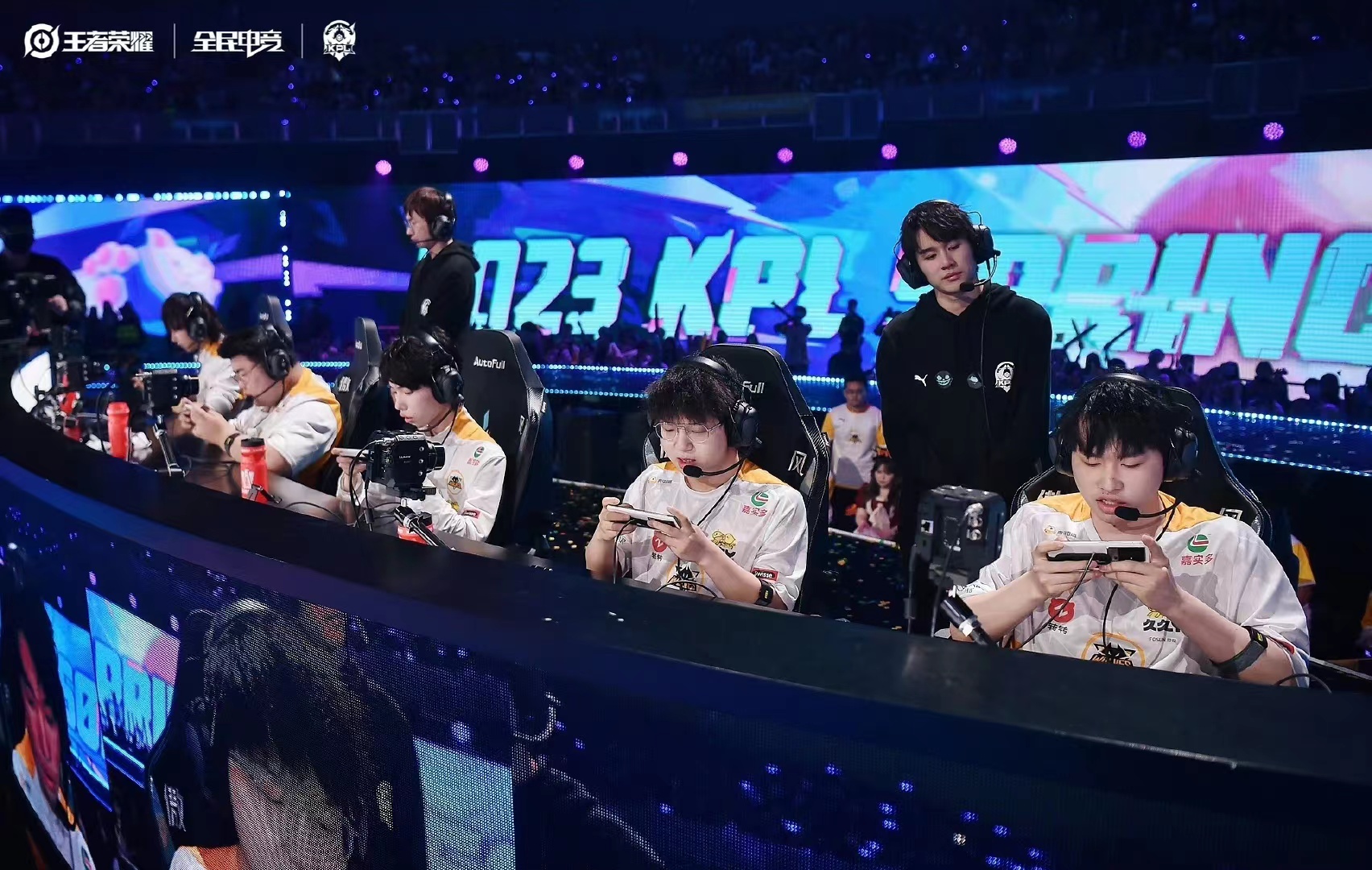 Fly's FMVP is not worthy of the name? The data was blown up by Zi Mo, and there was no MVP in ...