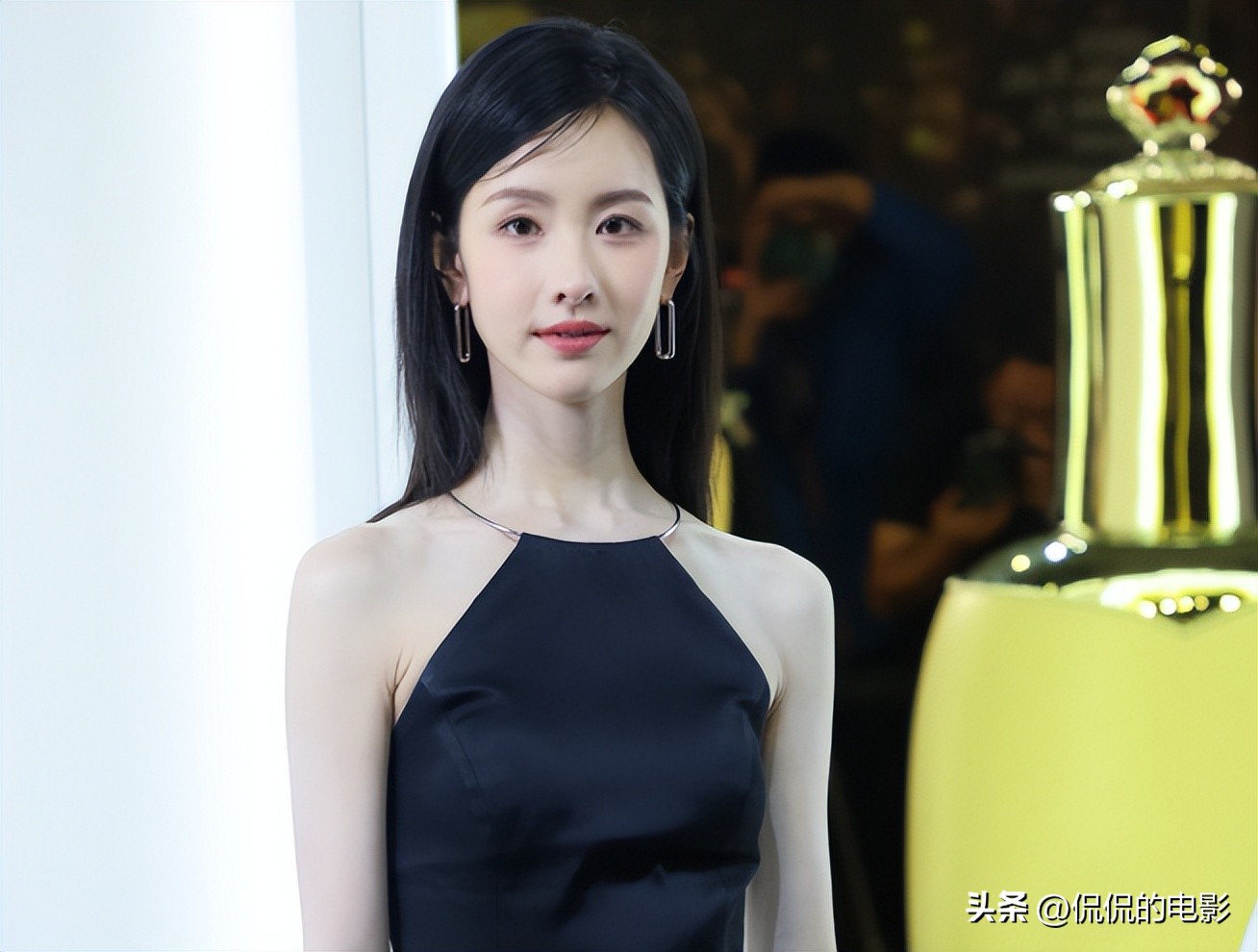 29-year-old Chen Duling is the most popular offline, his thin body is ...