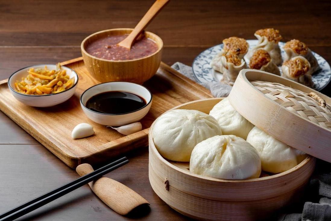 Across the River: Revealing the Differences in Food Culture between ...