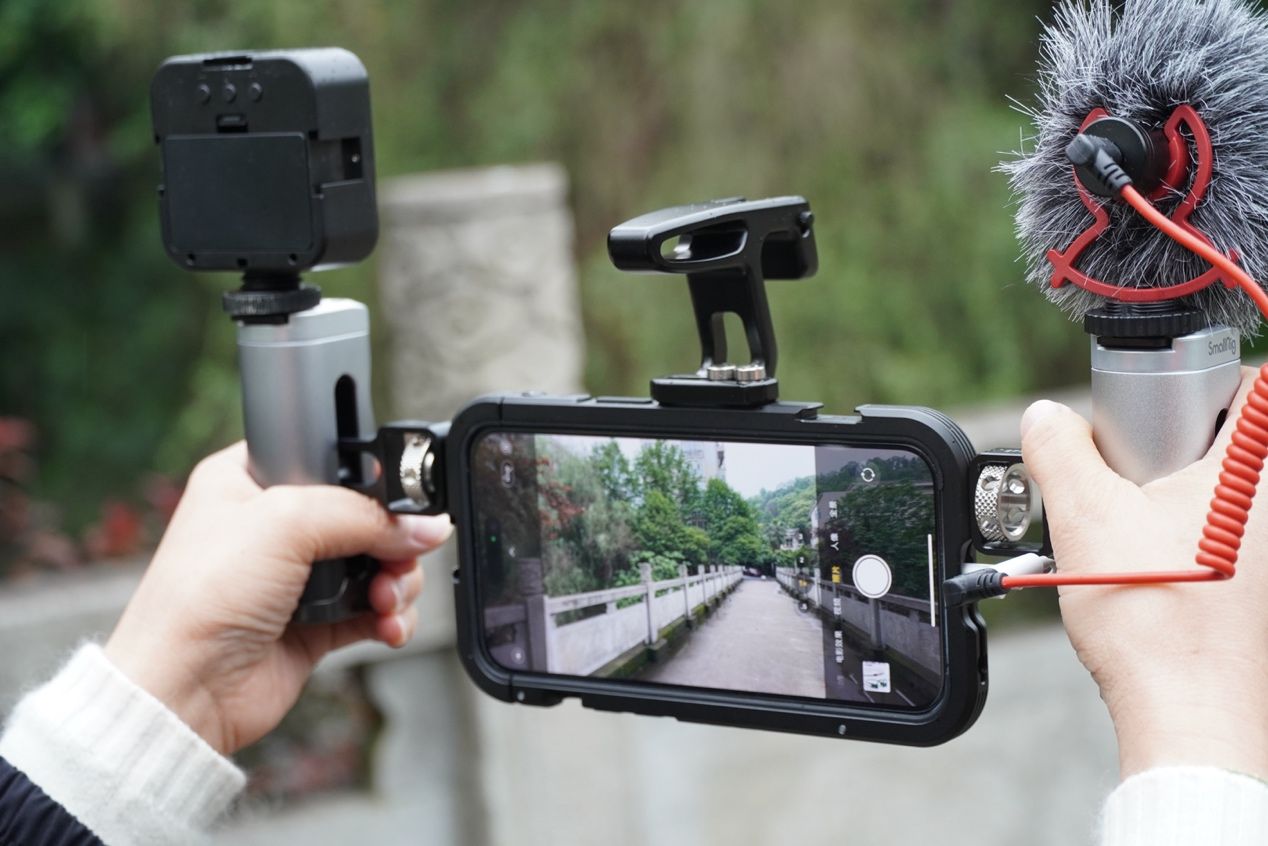 Smoker iphone14promax dual handheld shooting kit - iNEWS