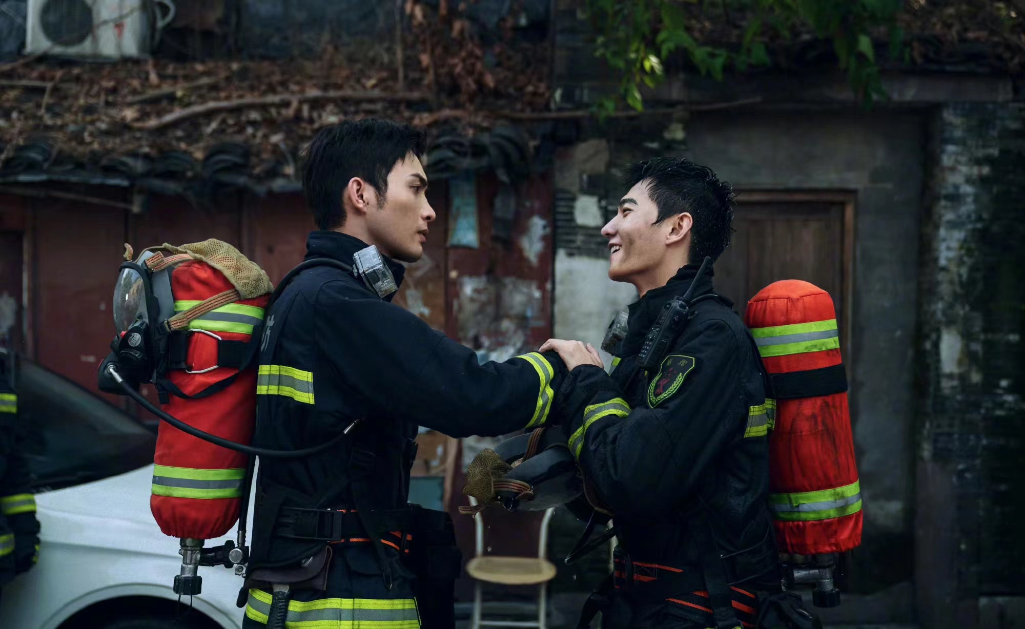 "Fireworks in My World": Yang Yang and Zhang Binbin also play the same ...