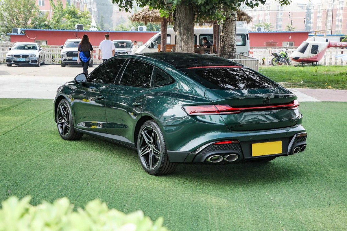 MG7 real car exposure!With 2.0T+9AT and LSD?How would you rate this ...