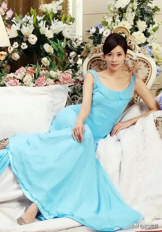 Beautiful legs of Yang Mi and Lin Chiling - iNEWS