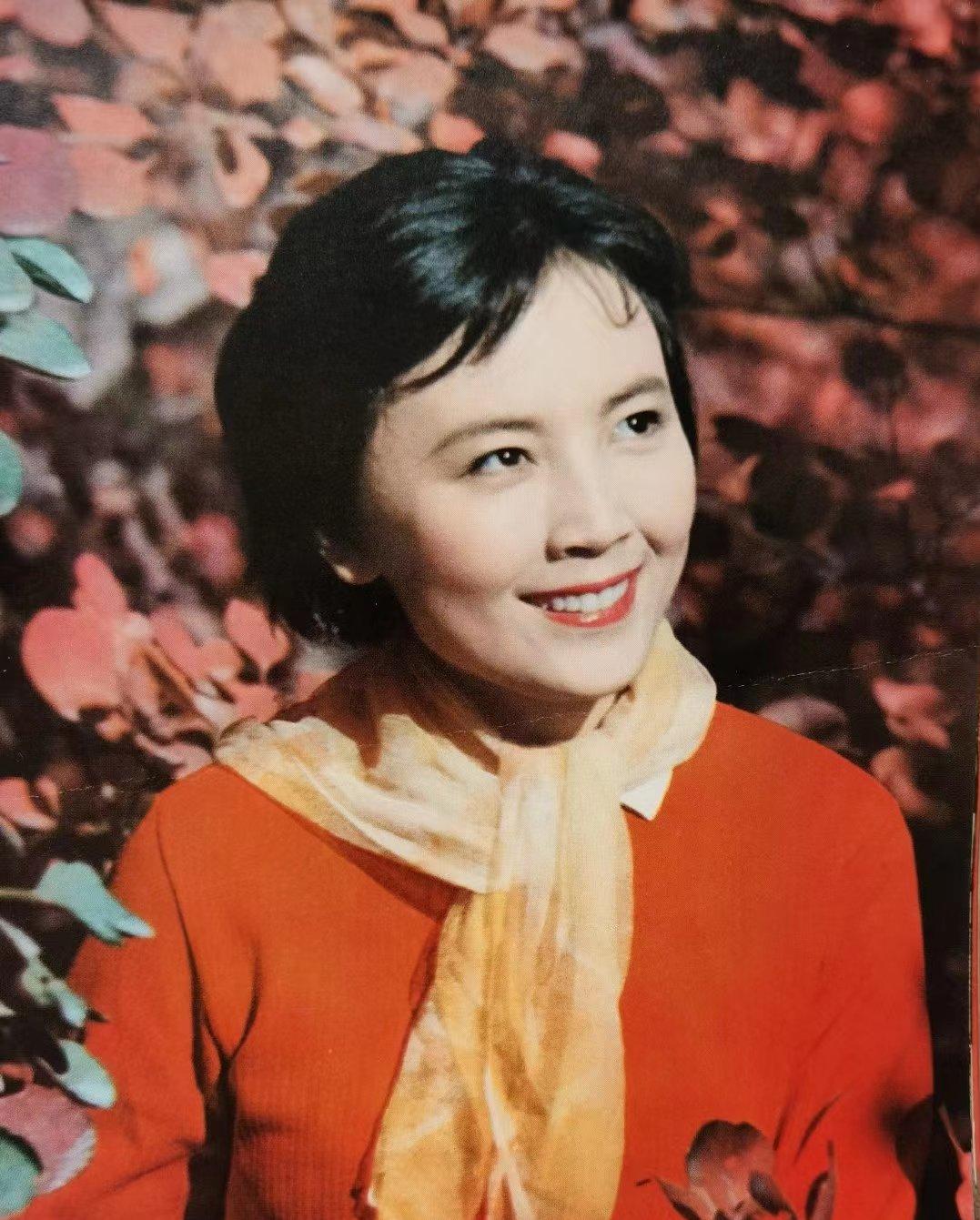 Seeing the 66-year-old Zhao Jing dressed in her old age, I realized ...