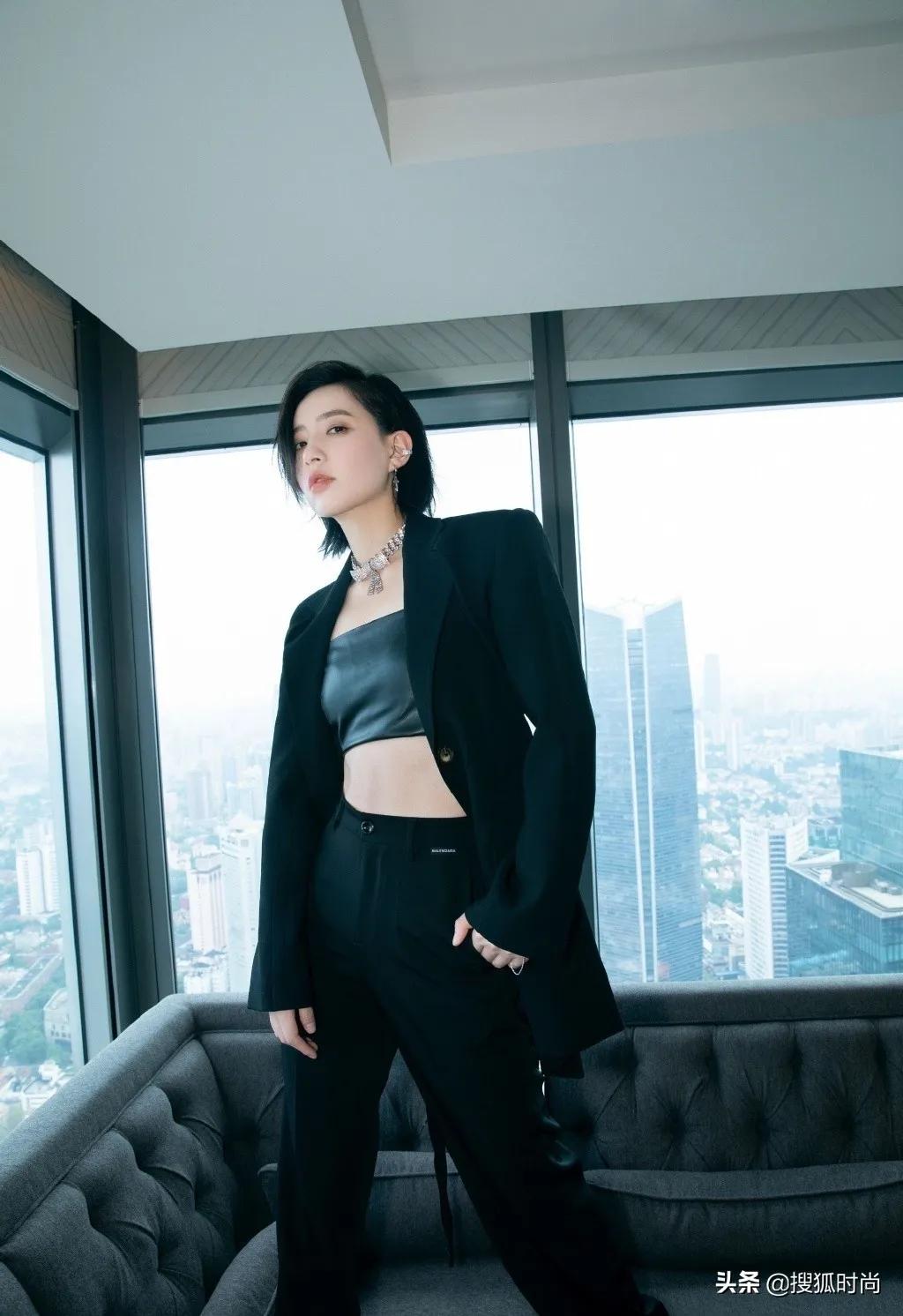 Beautiful Qin Qinzi Li Qin: underwear endorsement pictures, beautiful ...