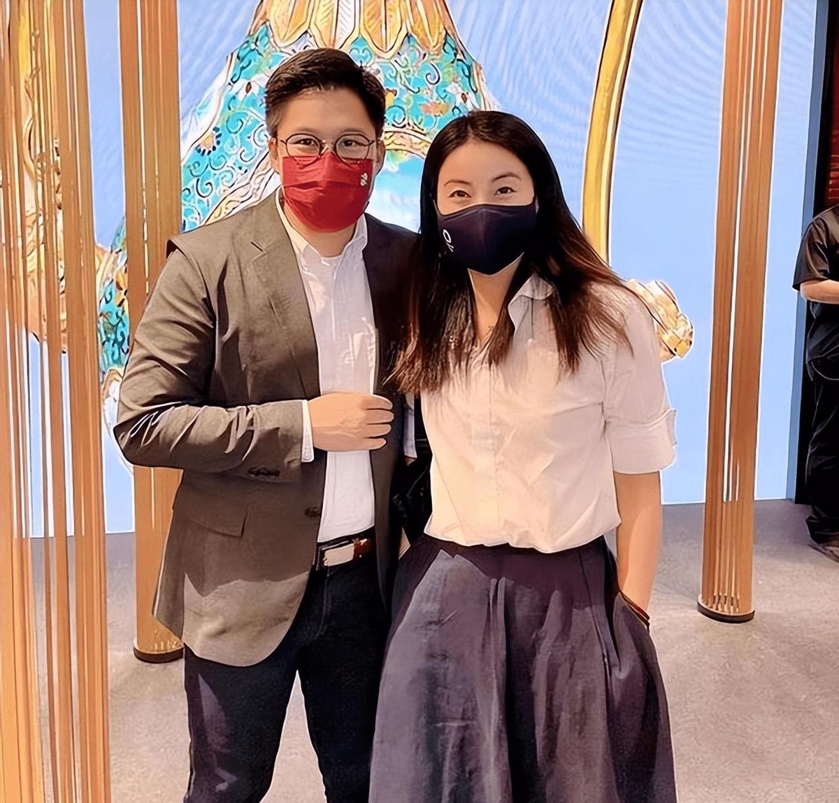 Guo Jingjing is really a good helper!Wearing casual clothes to attend ...