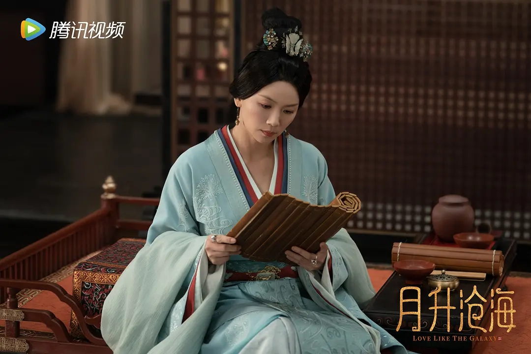 Similarly Cao Xiwen played the cool role, the difference between ...