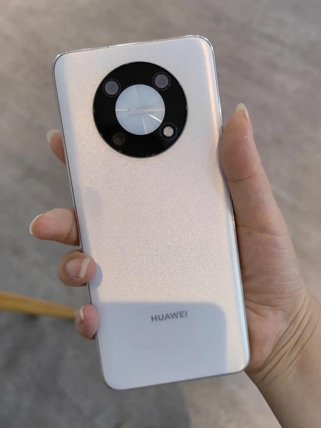 Domestic mobile phones have achieved a huge leap from scratch and have ...