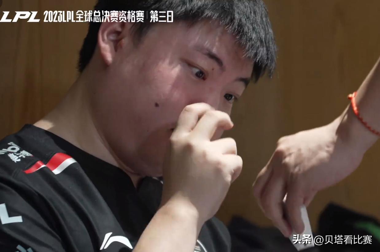 Uzi cried! EDG missed the S game, Uzi couldn't help crying! Meiko ...