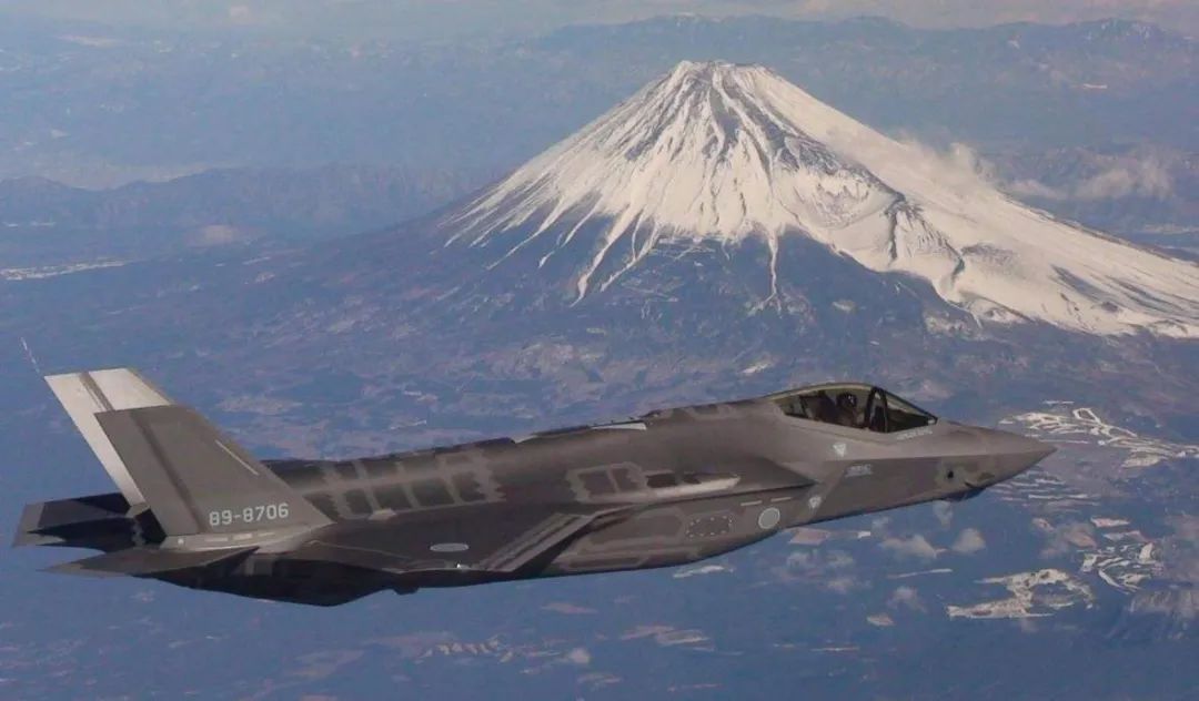 CCTV exposed the huge team of J-20 pilots. How many J-20s does China ...