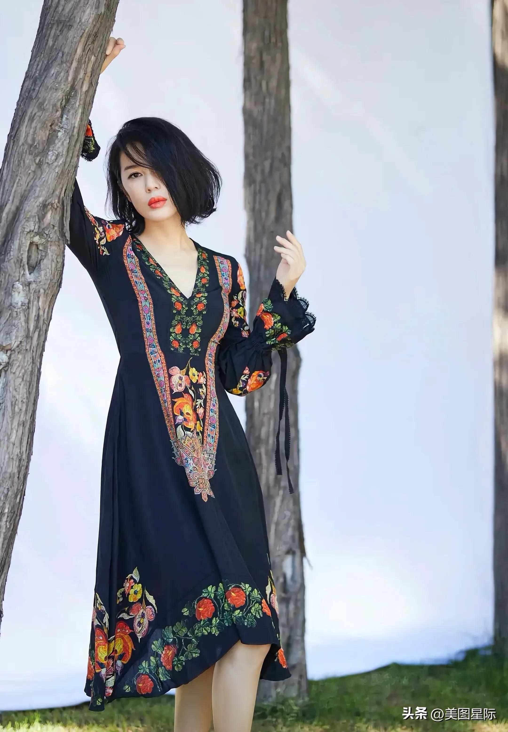 The protagonist of this issue——Yu Nan, the 118th issue of the celebrity ...