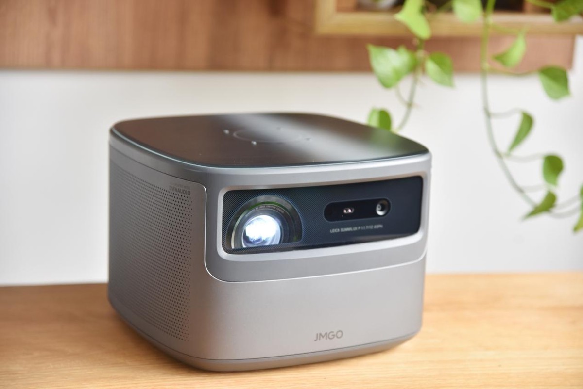 堅果J10S投影儀旗艦新品，徠卡加持還原真實清晰色彩 - 頭條匯