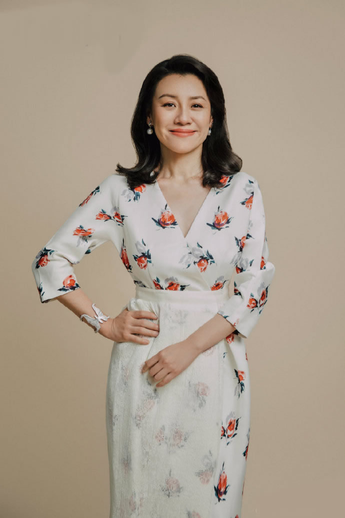 The down-to-earth "old lady" Liu Lin: simple and high-end clothes, the ...