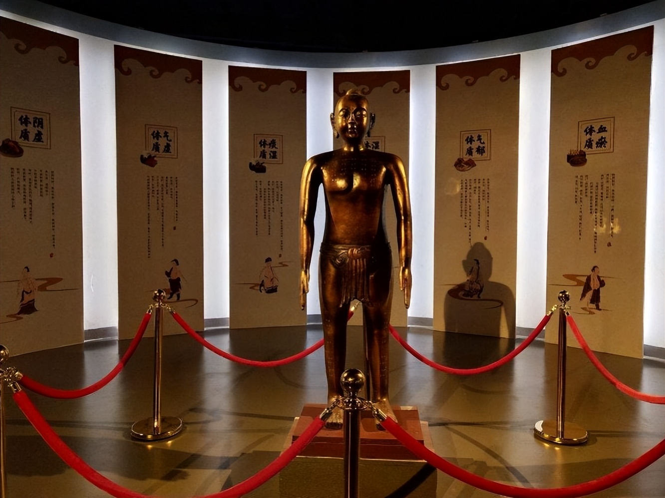 Bronze Acupuncture and Moxibustion Man was discovered in Japan, which ...