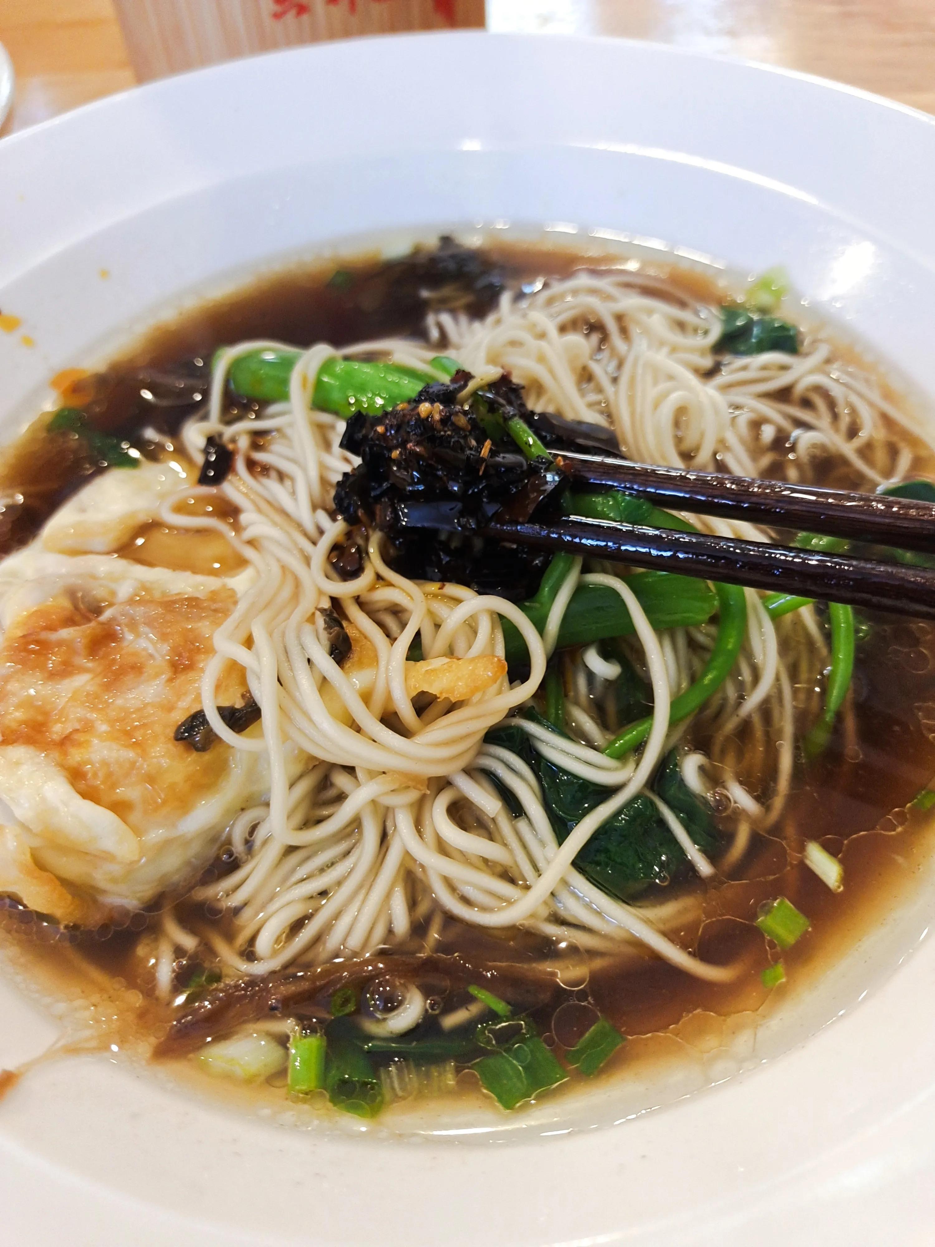 Eat a bowl of small noodles in Changshou Bodhi Ancient Town - iNEWS