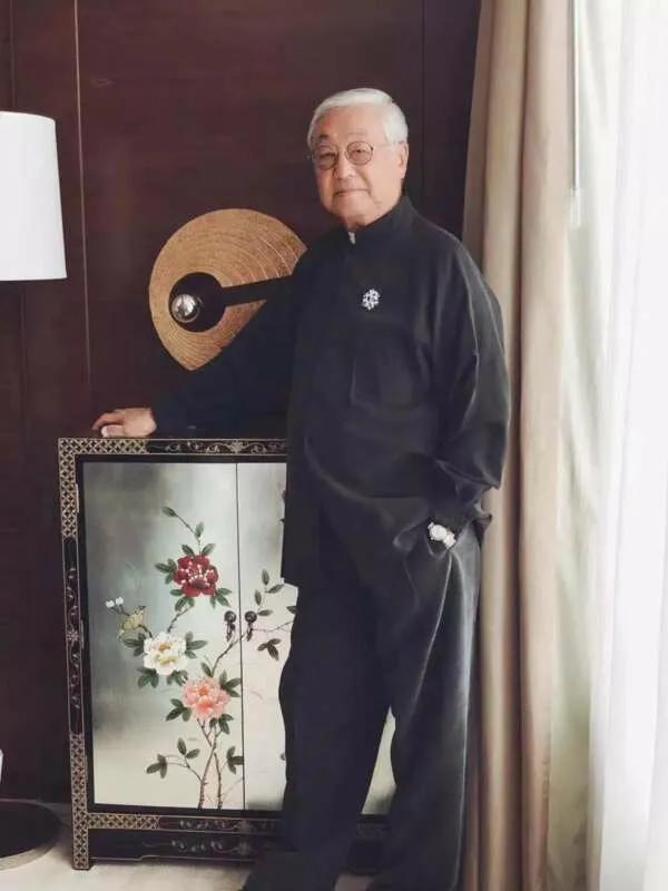 Zeng Jiang, a talented actor, the unique Huang Yaoshi - iNEWS