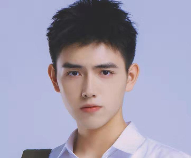 He is the "son" of "Mrs. Rong": he has not been popular since his debut ...