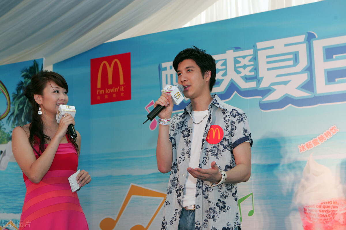 Pillow kill: Leehom sings after Huo debuts, Liang Lei and Chen Lu are ...