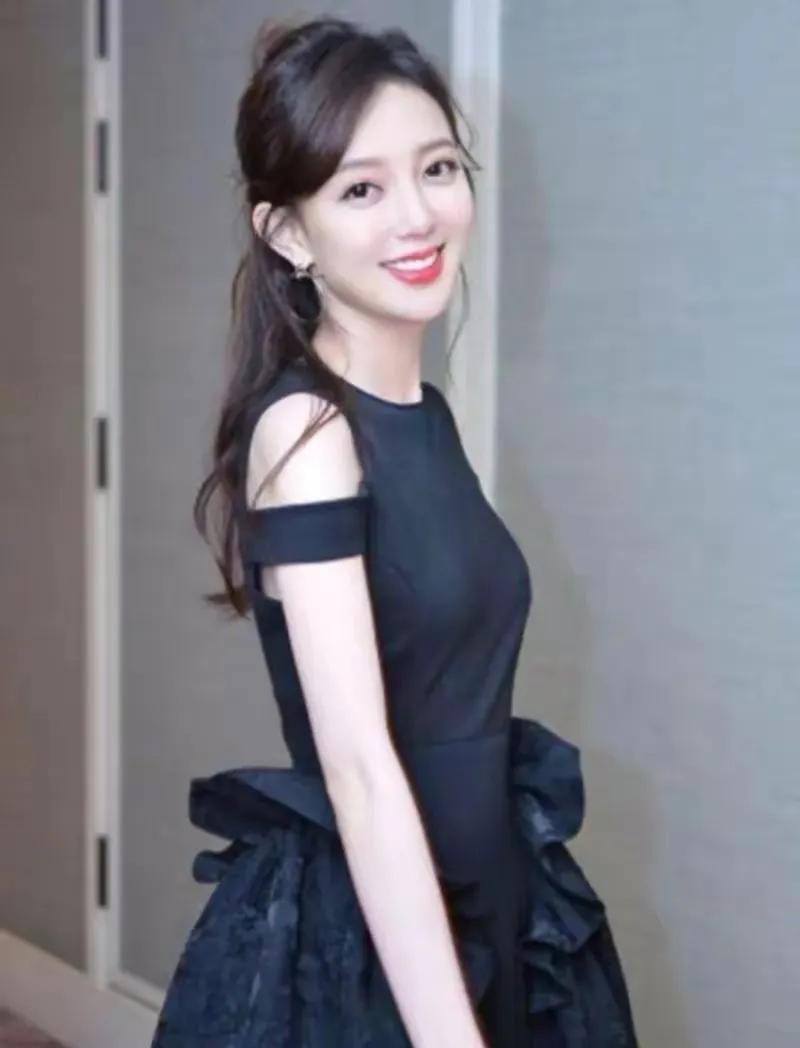 Why is singer Wang Xiaomin not recognized? - iMedia