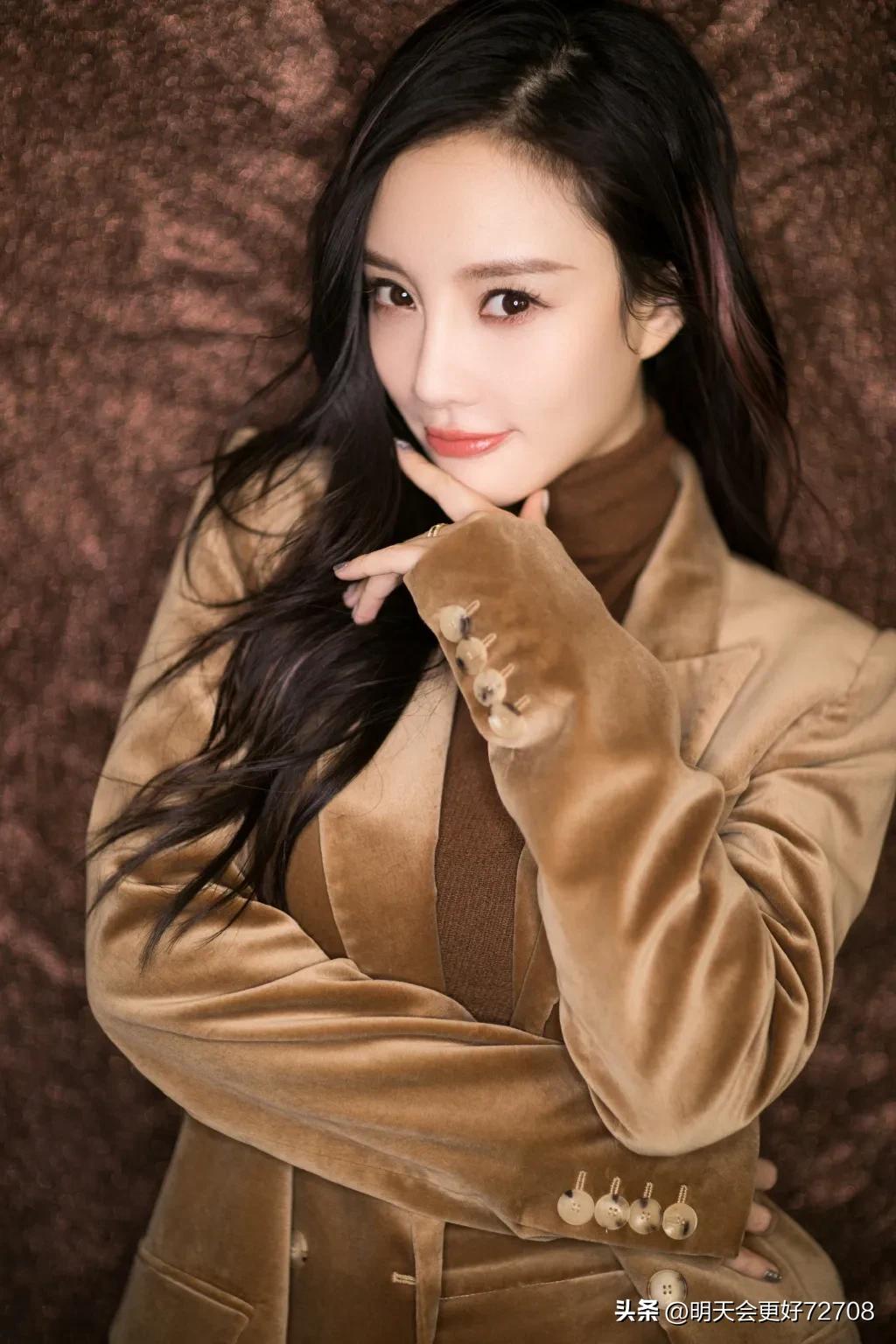 Sexy and charming Li Xiaolu - iMedia