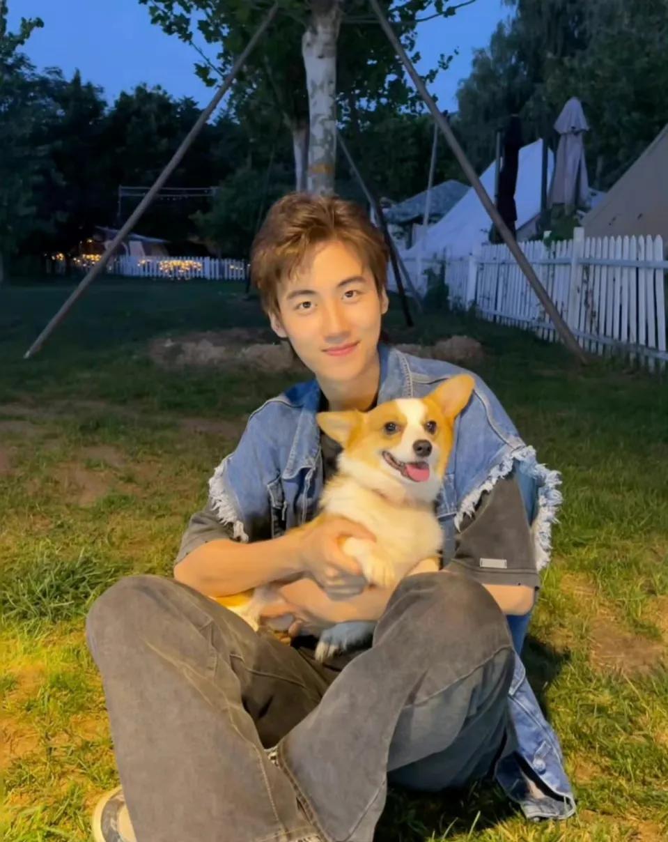 Bad news! The 25-year-old actor Liu Feng passed away and was in the ...