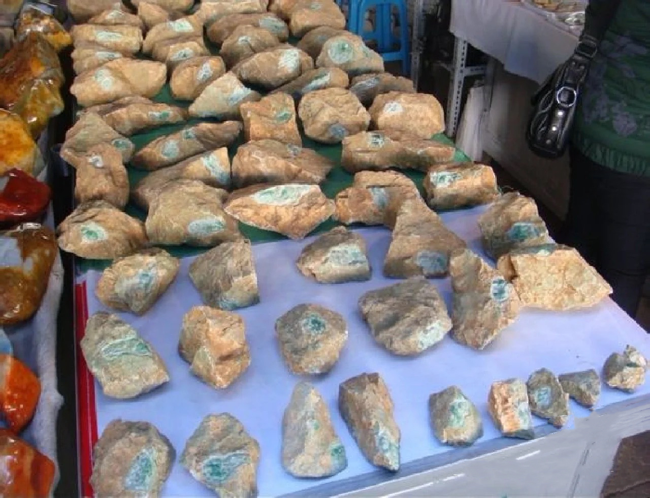 What is brick material jade? - iNEWS