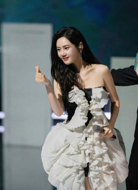 The famous scene is scheduled, Pinru Ellie will pk again - iNEWS