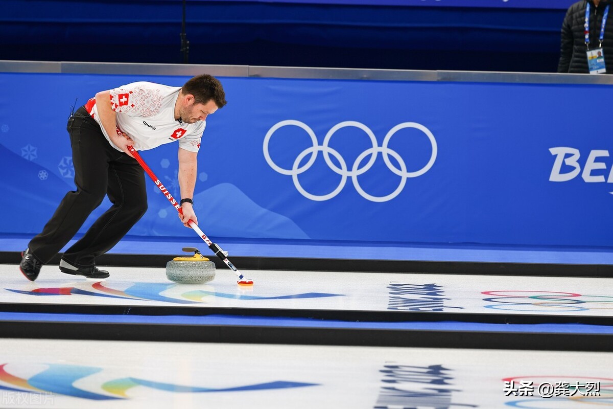 1st Tiger in the Year of the Tiger!Chinese curling mixed doubles pair ...