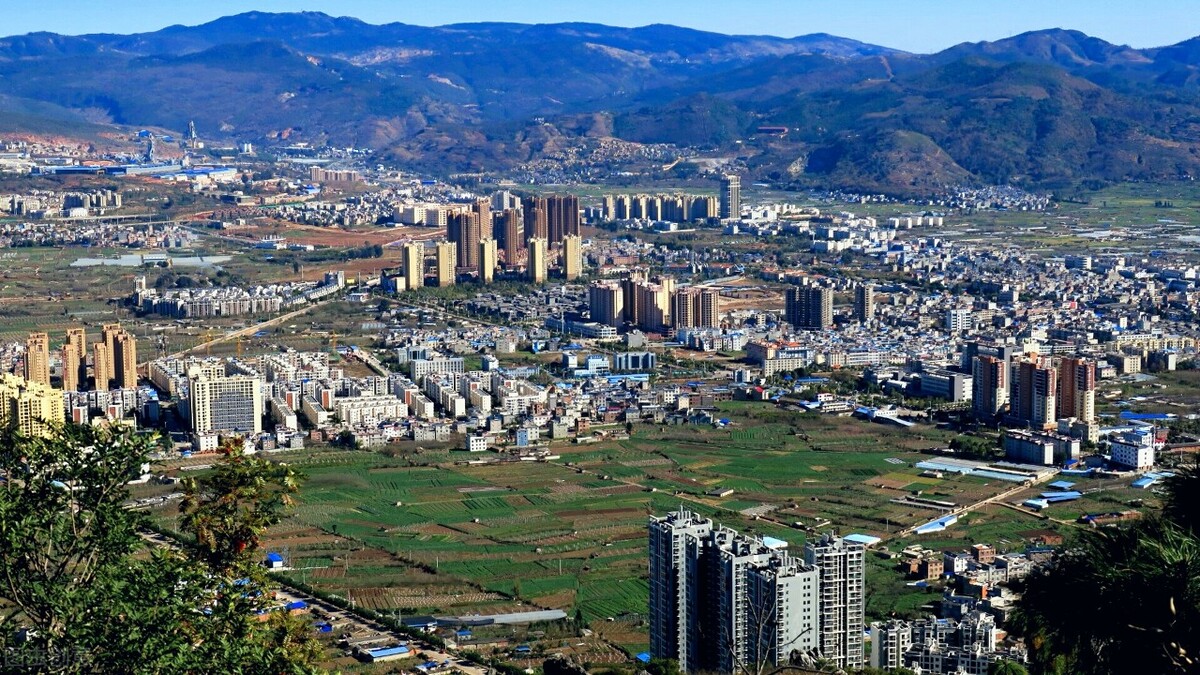 Away from the hustle and bustle of the world, eat, drink, play and ...