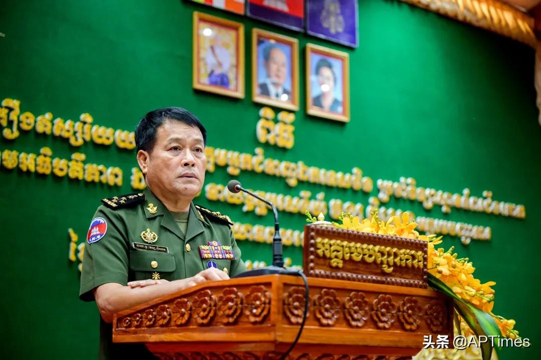 Commander-in-Chief Wang Jiajun awarded honors to the expert group of Chinese military academies ...