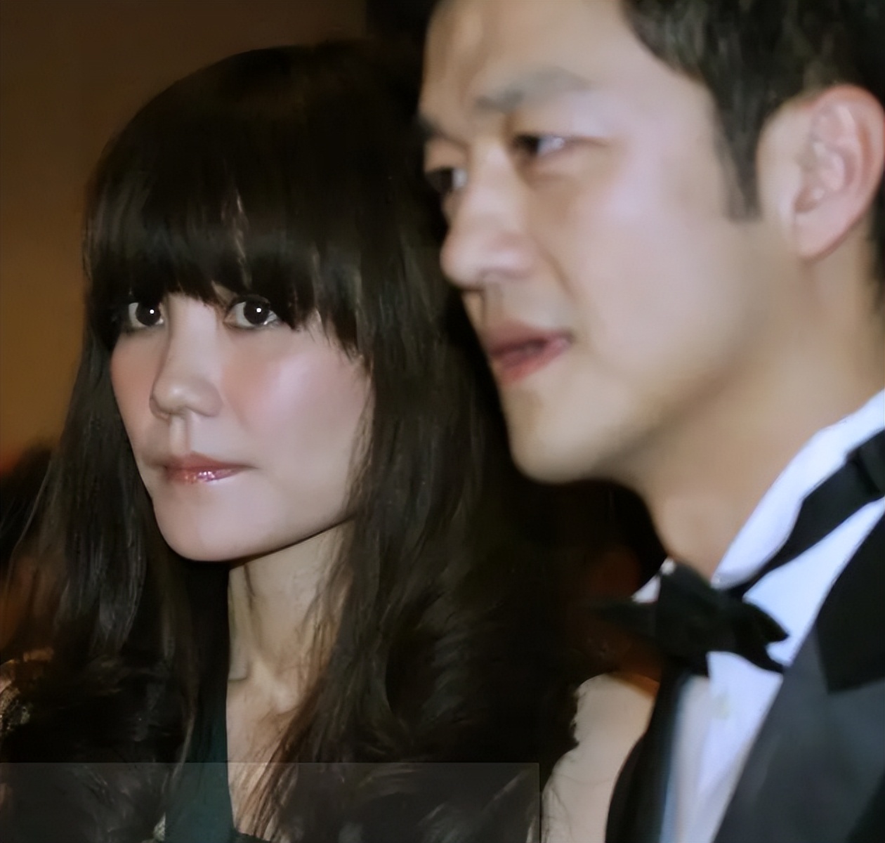 Faye Wong posted a group photo of her mother and daughter. Li Yan had obvious harelips and an ...