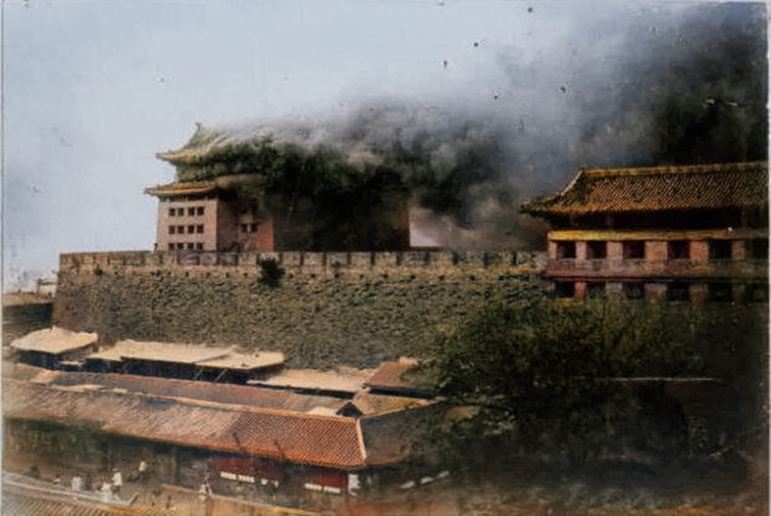 In Beijing in 1900, the Eight-Power Allied Forces ravaged the imperial ...