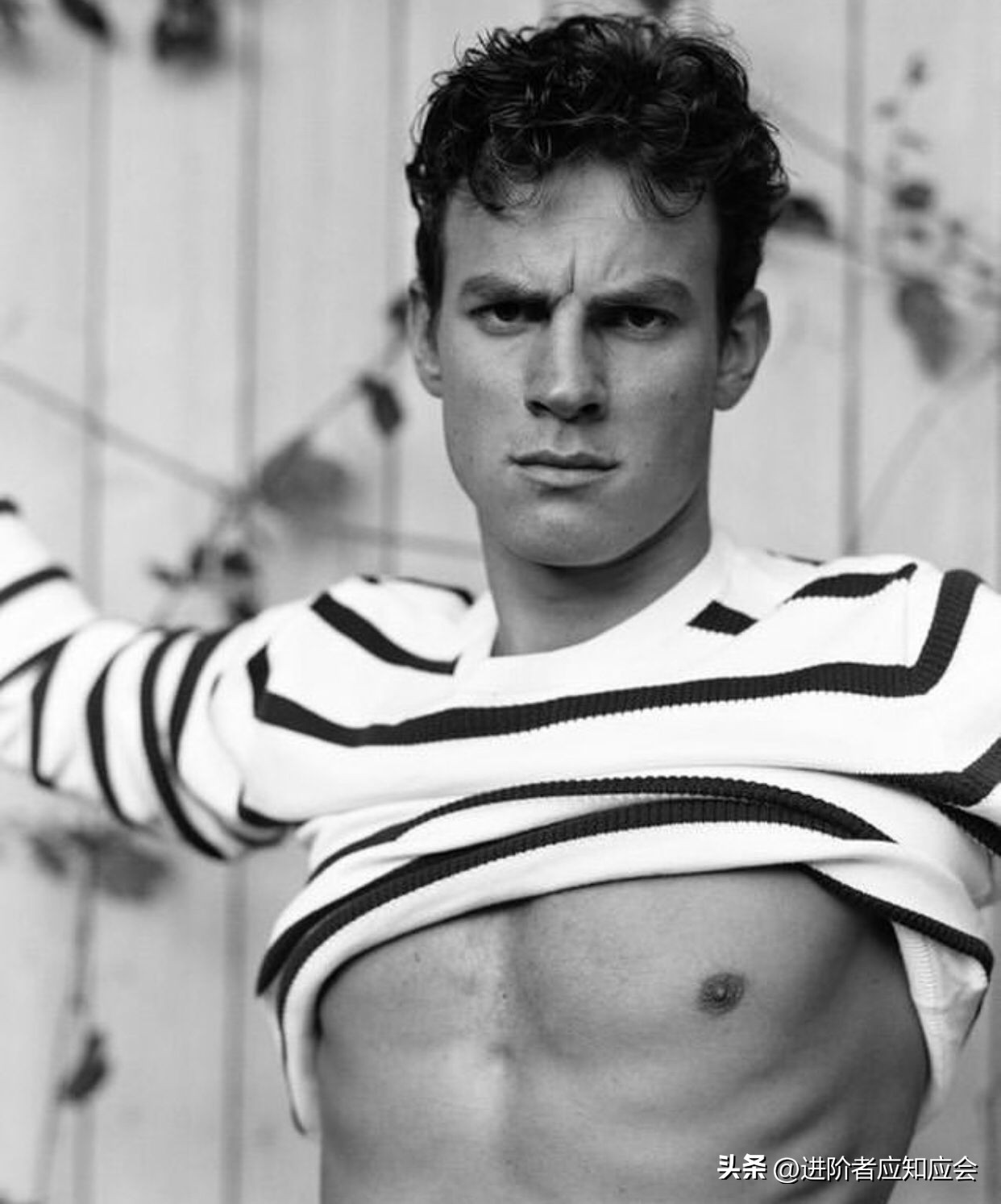 Luke Cook and his wife choose to give birth in a water bath at home - iNEWS