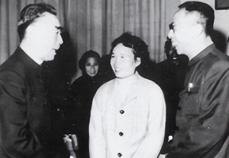 The last emperor Puyi passed away, but was buried in Babaoshan by Zhou ...