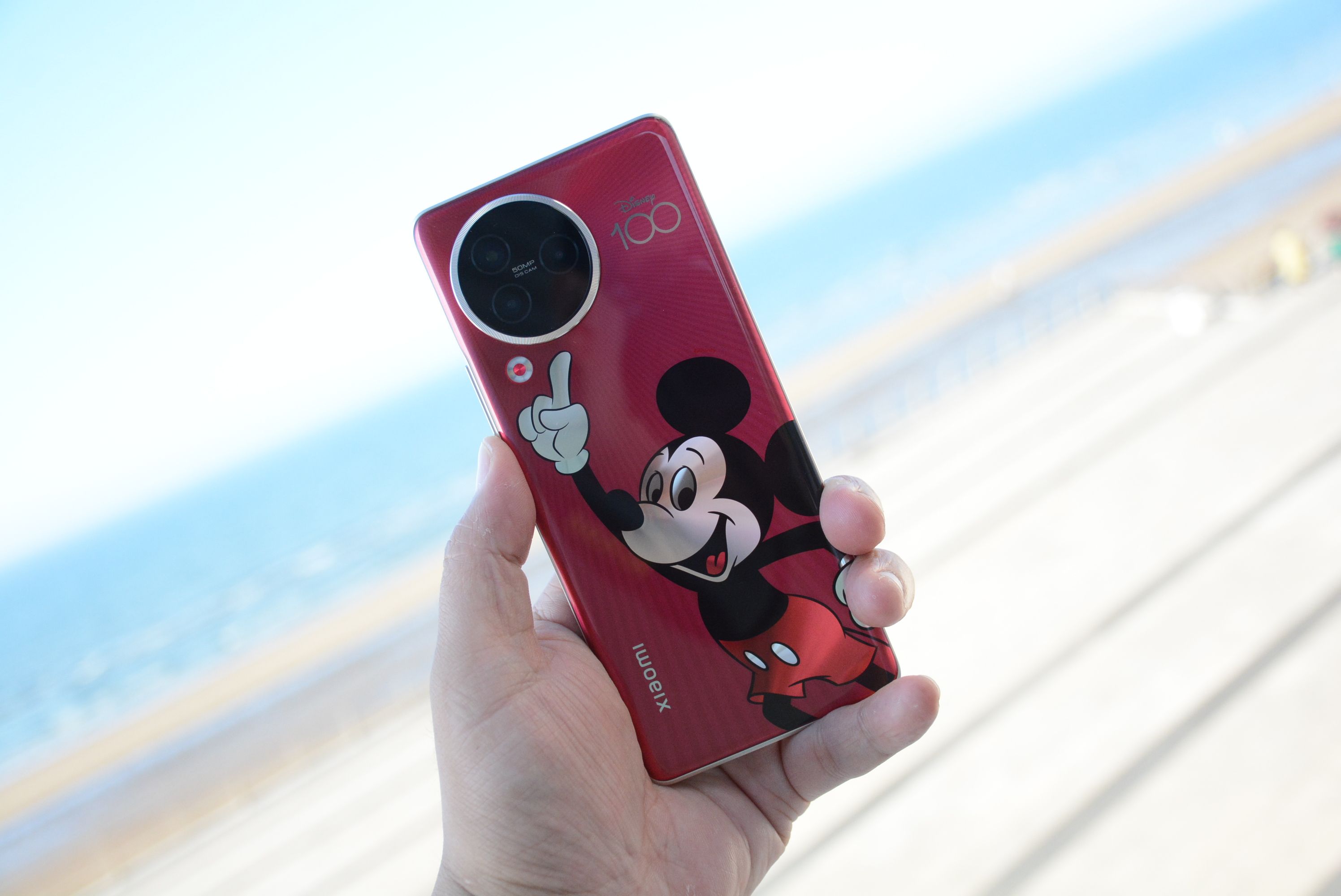 Beyond Apple! In the year of the rise of offline mobile phones, Xiaomi ...