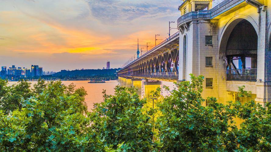 Jiangcheng Night Talk - An Interview with the Famous Writer Yao Xueyin ...